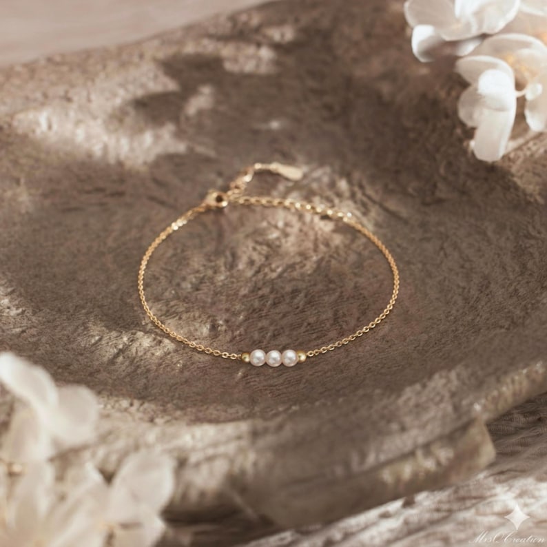 Braccialetto di perle delicato, catena minimalista in acciaio ...