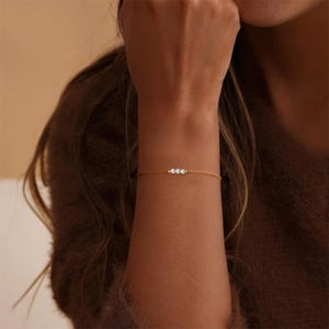 Braccialetto di perle delicato, catena minimalista in acciaio ...