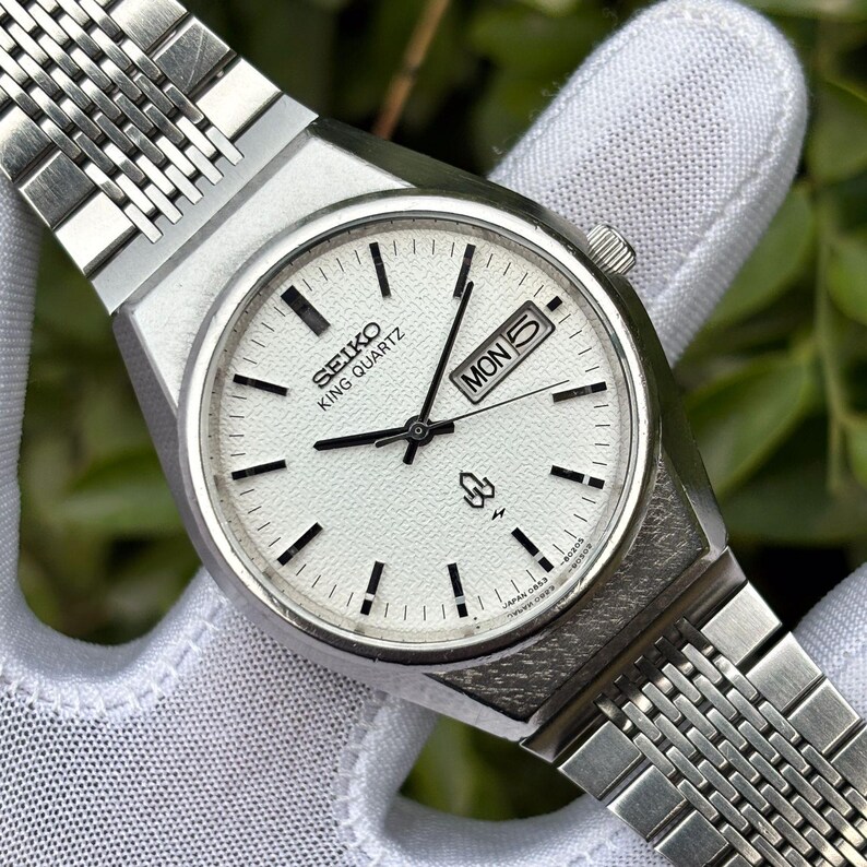 Vintage Seiko King Quartz Paper Texture Dial Hammered Case Japan Watch ...