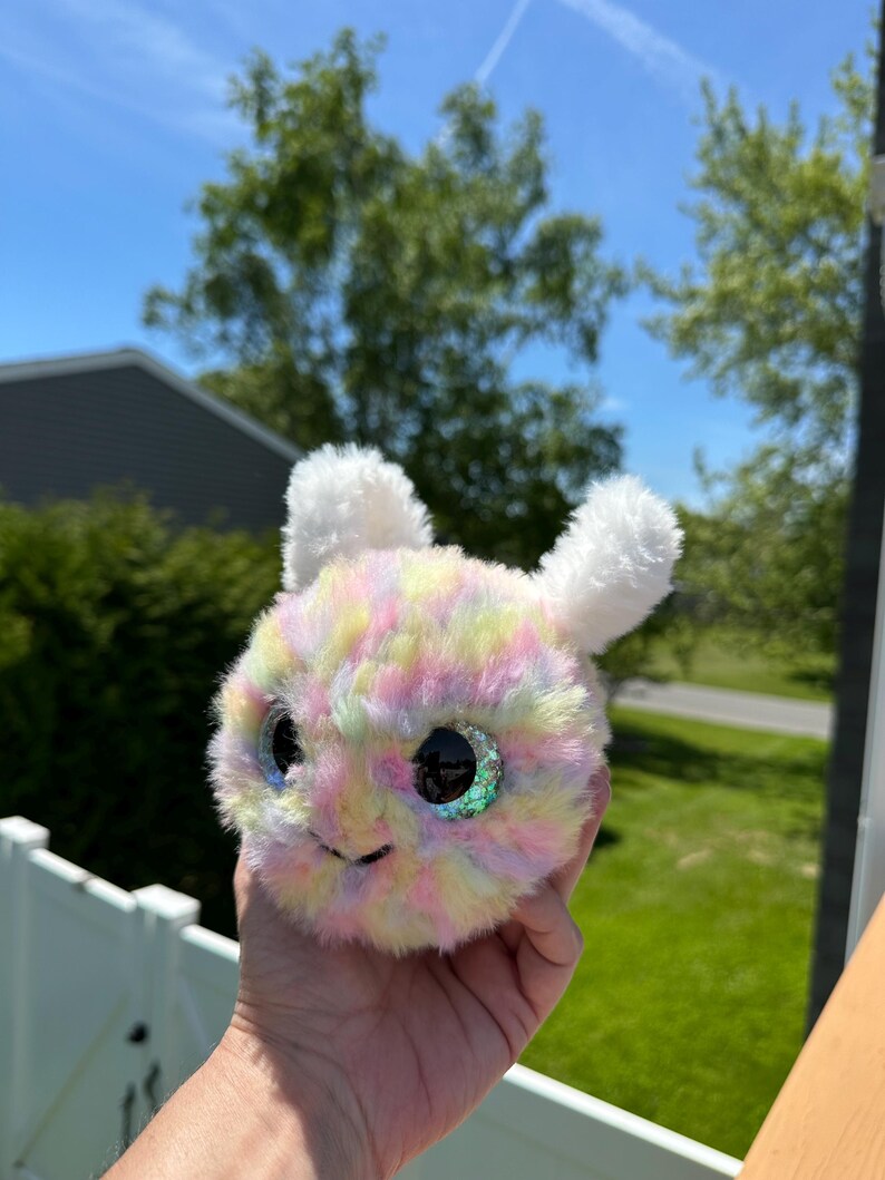 Crochet Bee Duo: Pastel Rainbow & Yellow Bumblebee Plushies – Desk Pet ...