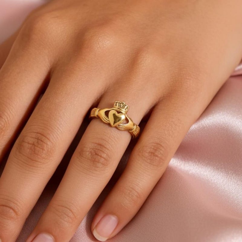 Claddagh Gifts for Her - 60+ Gift Ideas for 2026