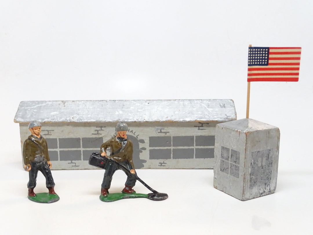 Antique 1940's Lead Toy Soldiers, Military Wooden Mess Hall, Guard ...