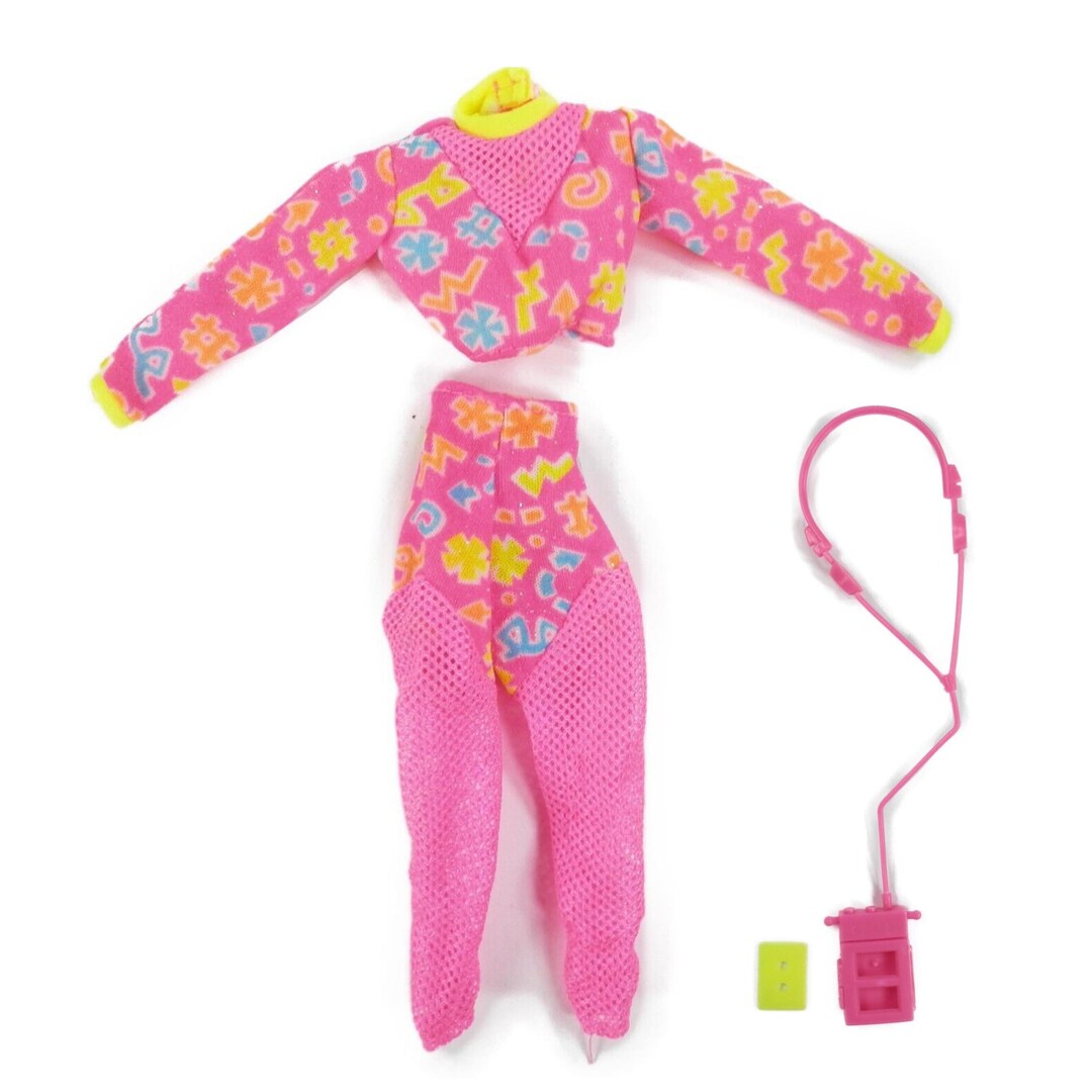 1996 Workin Out Barbie Pink Exercise Outfit Walkman Cassette Player ...