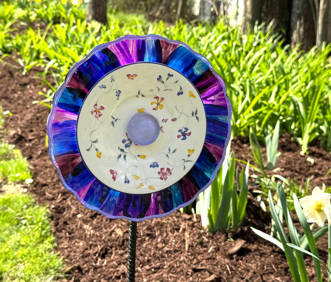 Glass Garden Flowers, Yard Sun Catcher, Garden Yard Art and Outdoor ...