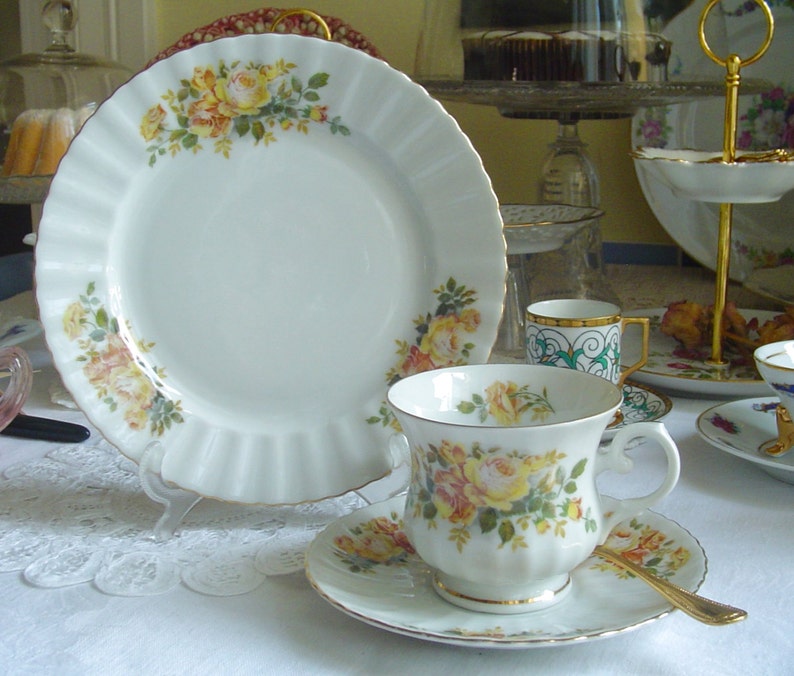 Yellow Roses - Royal China - 1970s Vintage - TEACUP, SAUCER & PLATE ...