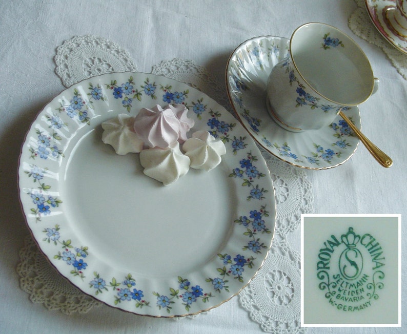 Forget-me-nots - Royal China - 1970s Vintage - TEACUP, SAUCER & PLATE ...