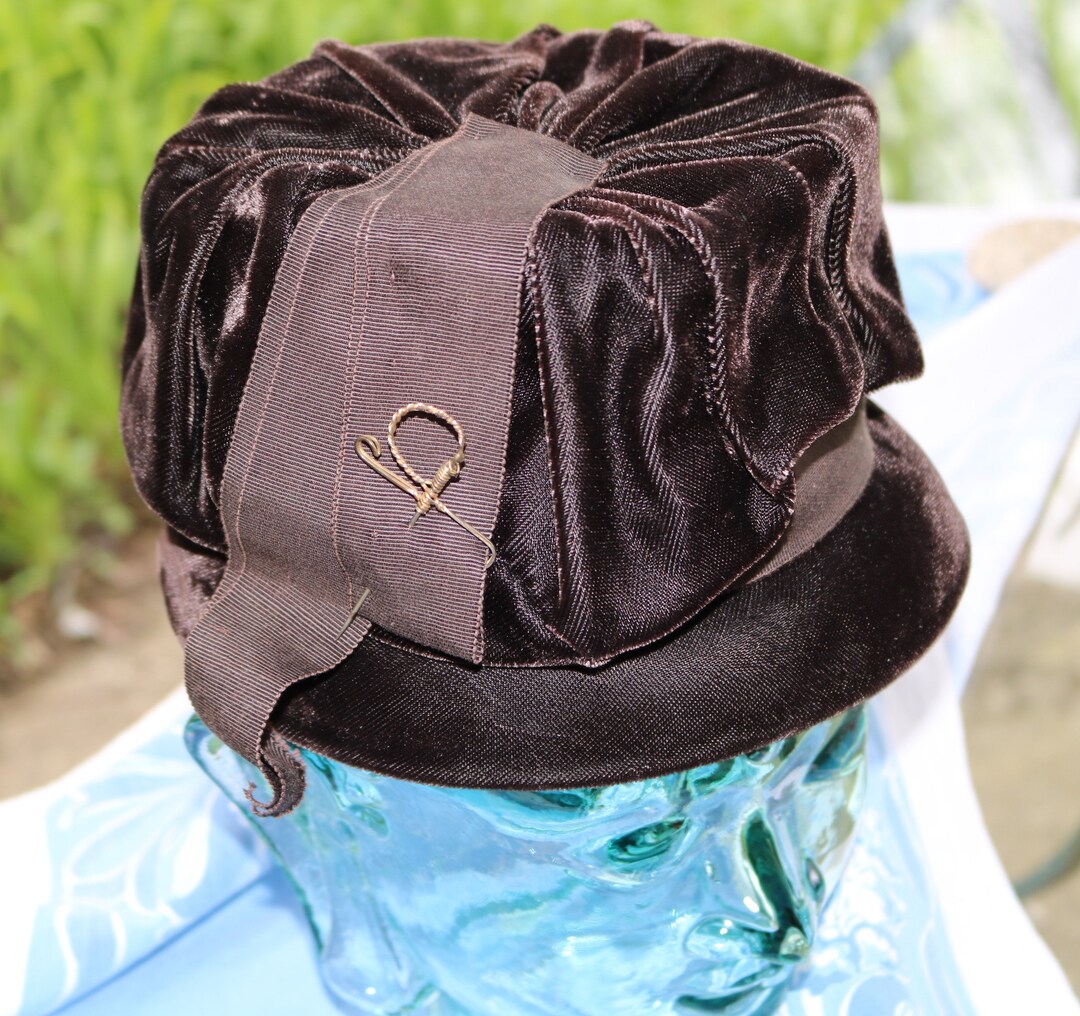 30s 40s Chocolate Brown Velvet HAT Grosgrain Ribbon and Sword Hat Pin ...