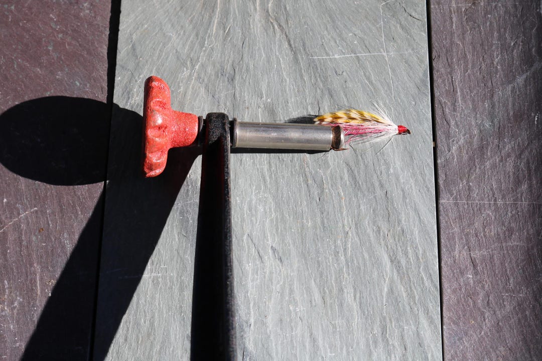 Vintage Cast Iron DH Thompson Fly Tying Vice Heavy Duty Made in Elgin ...