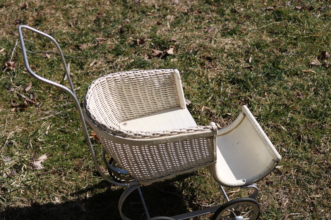Deco 40s Doll Stroller White Wicker and Wood TODDLER SIZE TOY by South ...