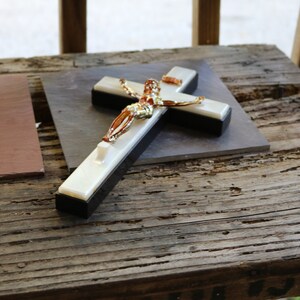 Unique CRUCIFIXTION Cross is Brown and White Jesus Has a Brown and Gold ...