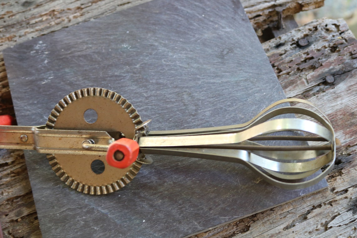 40s 50s RED Wooden Handles EGG BEATER A & J Ekco - Etsy