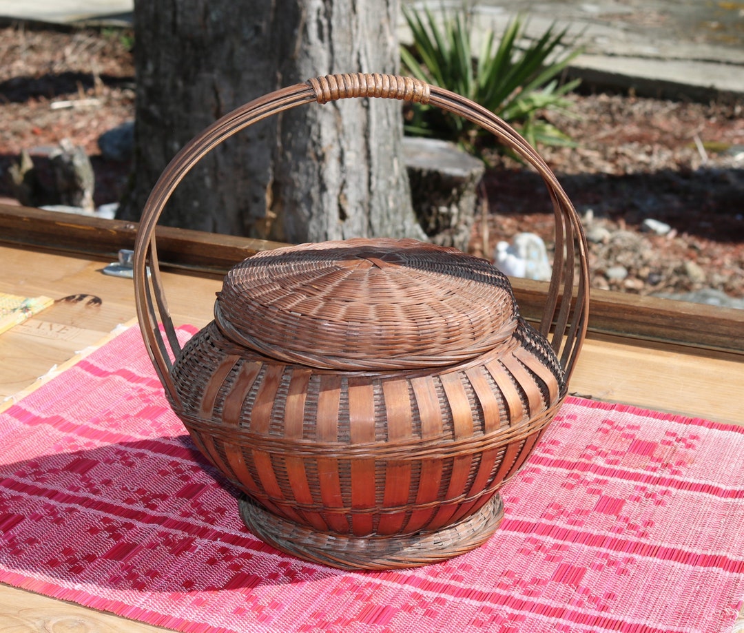 30s 40s Covered Rounded Oval Hand-crafted BASKET With an ARCHED HANDLE ...