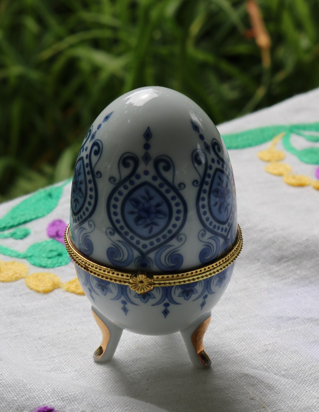90s Blue and White Ceramic TRINKET EGG BOX Gold Accents - Etsy