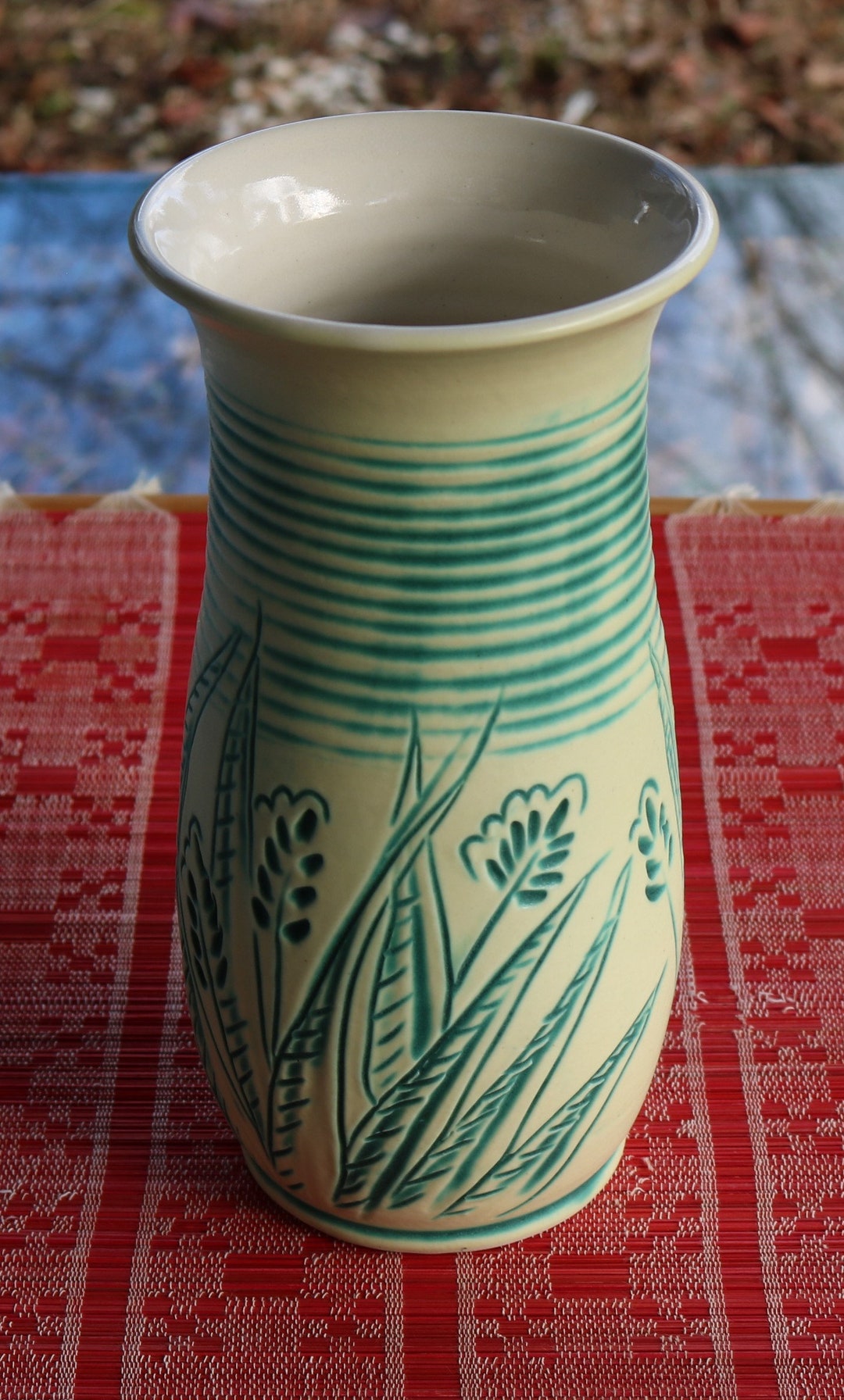 90s DRYDEN American POTTERY VASE Hand Crafted Carved White and Blue ...