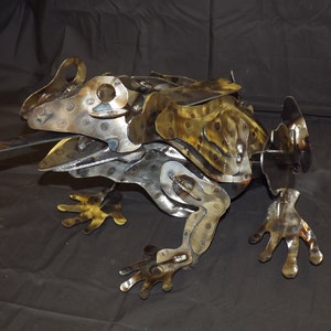 Metal Art Frog, Steel Art Frog, Garden Art Frog by Brown-donkey Designs ...