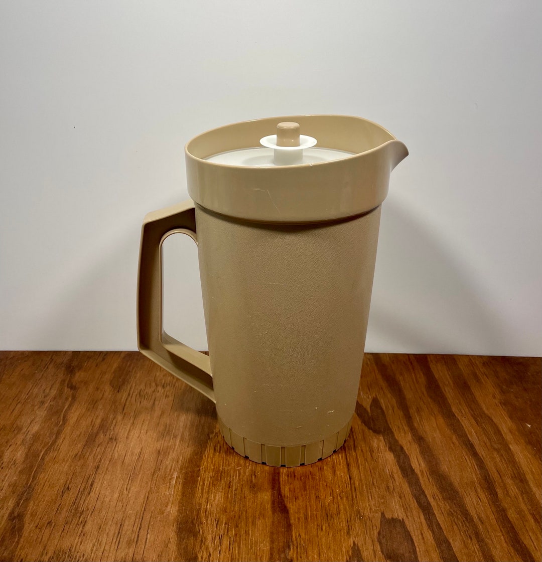 Tupperware 2 Quart Pitcher 800-3push Button Servalier Lid 64 Ounces ...