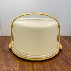 Tupperware Cake Carrier With Handle 9.5 Round Cake Taker 683 684 ...