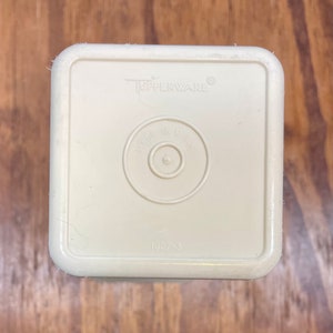 Tupperware Cheese Keeper or Cracker Container Small Size 1827 1828 1829 ...