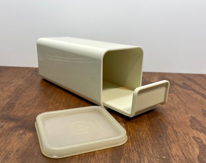 Tupperware Cheese Keeper or Cracker Container Small Size 1827 1828 1829 ...