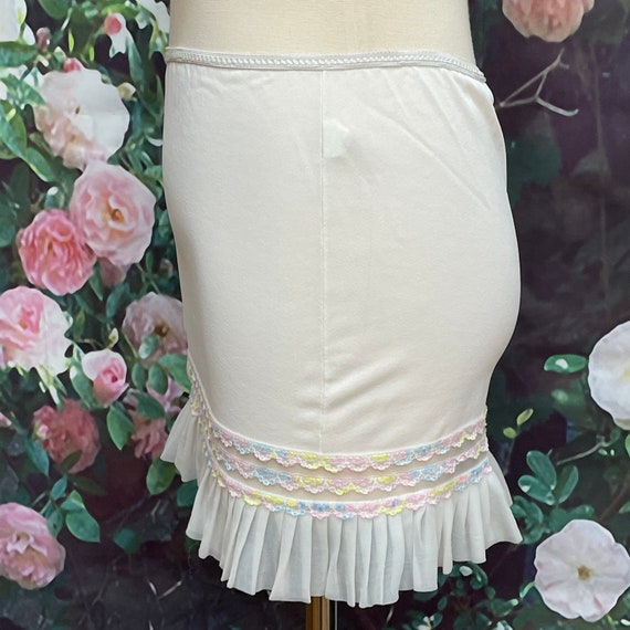 60s Orbit Ladybird White Mini Slip Pastel Lace XS - Gem