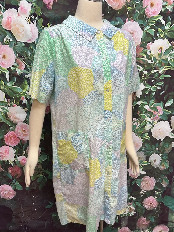 80s Pastel Swirl Snap Front House Coat - Gem