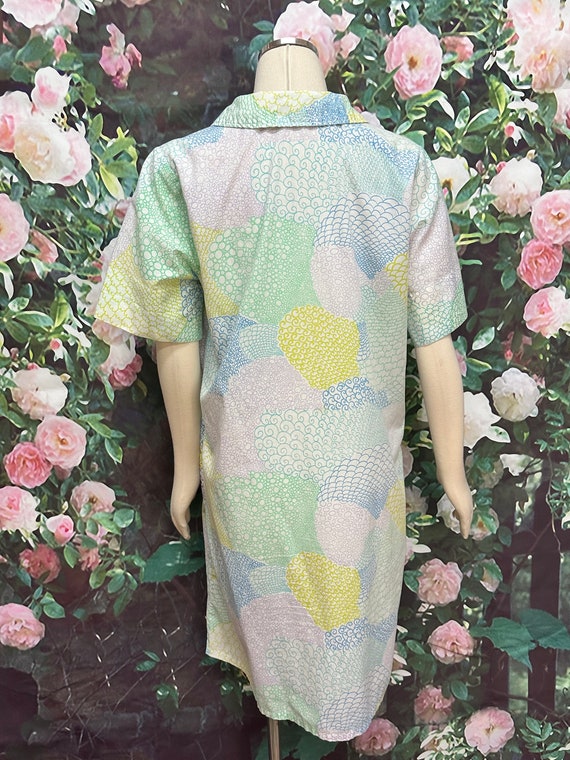 80s Pastel Swirl Snap Front House Coat - Gem