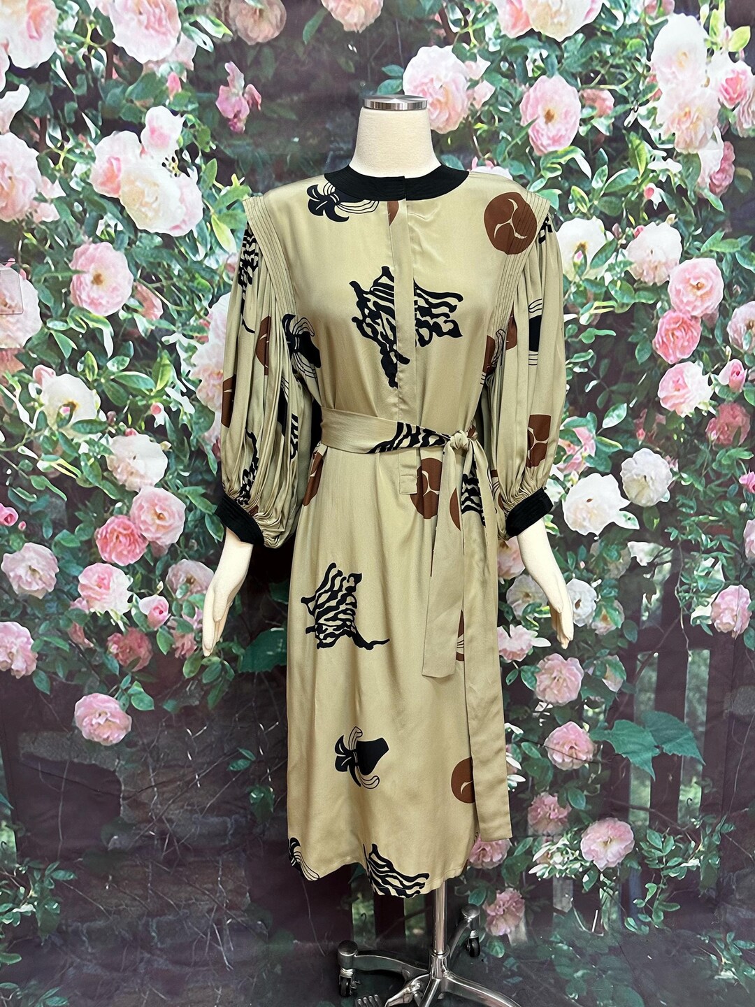 80s Soo Yung Lee Tan Silk Dress Asian Pattern - Etsy