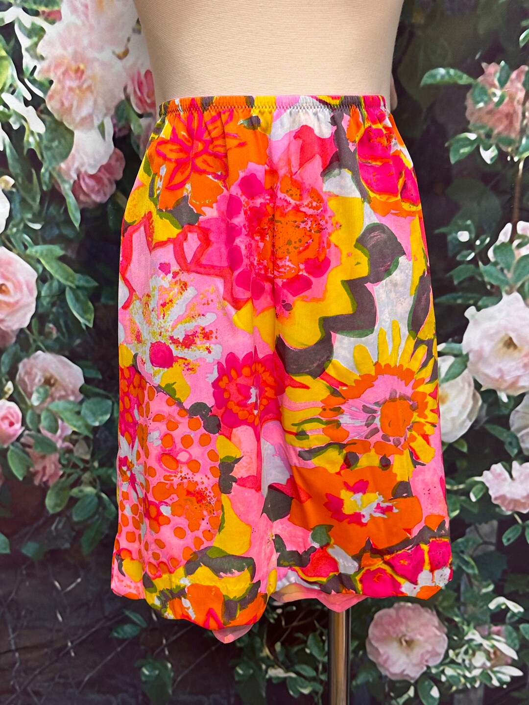 70s Vanity Fair Pink Floral Half Slip XS Extra Small - Etsy