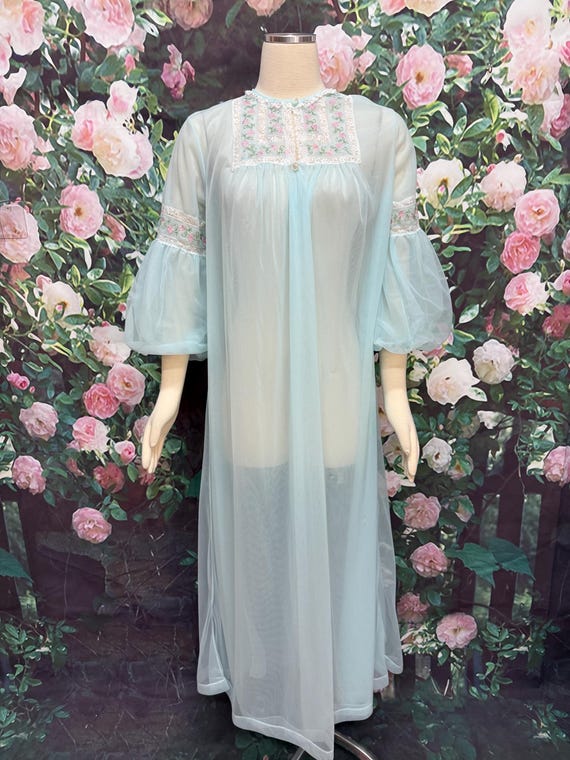 60s Komar Blue Double Chiffon Robe Embroidered Flower… - Gem