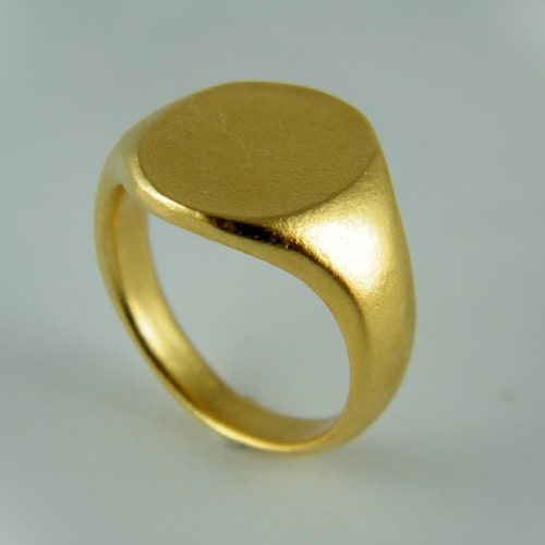 Gold Signet Ring Round Ring Engraved Ring - Etsy