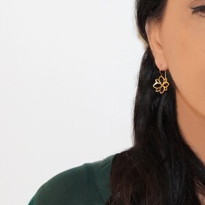 Flower Earrings , Gold Flower Earring , Nature Jewelry , Gold Dangle ...