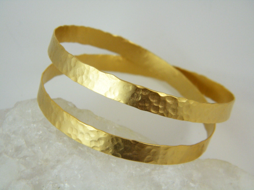 Gold Hammered Bangle Chunky Gold Bracelet Statement Bangle - Etsy