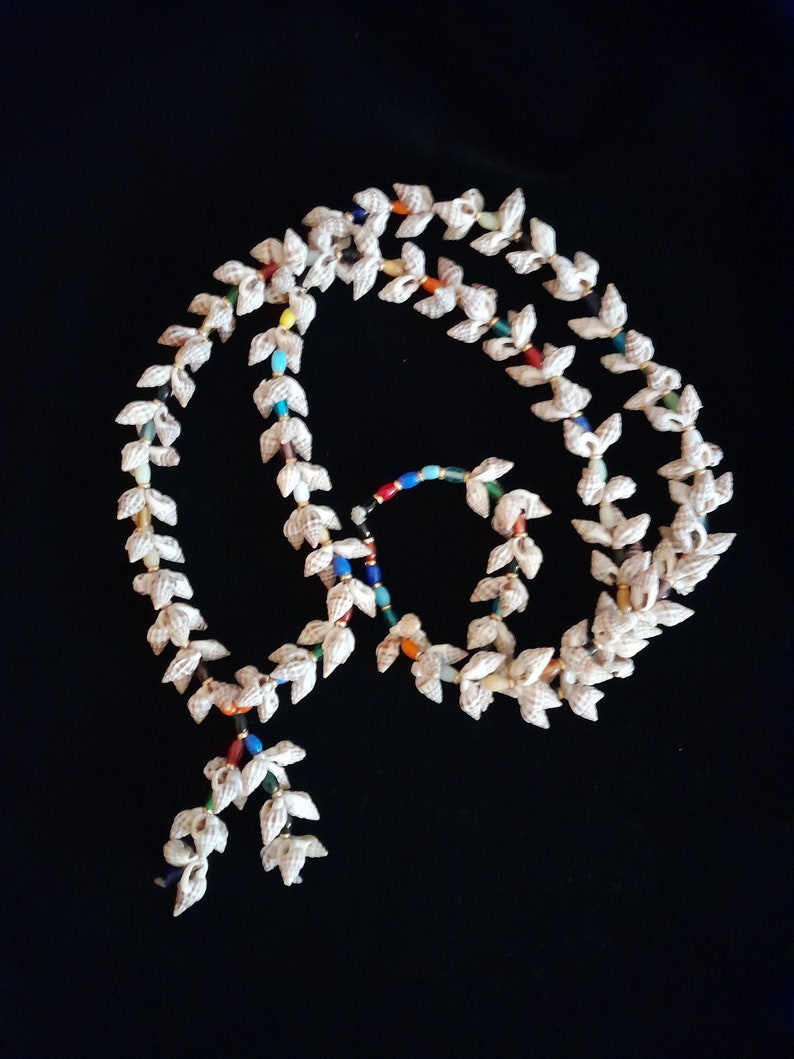 Vintage Seashell Bead Necklace Tassel Tropical Beachy Small Periwinkle ...