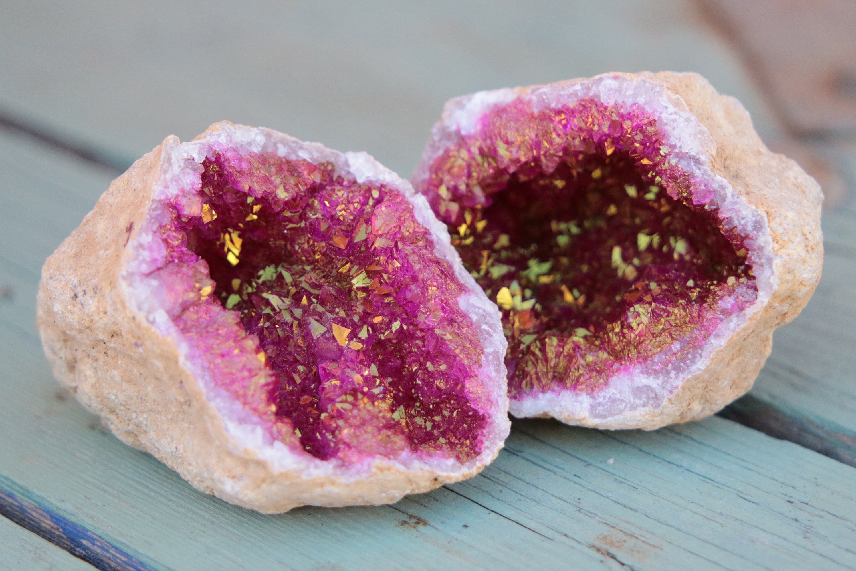 GLOWING CRYSTAL GEODE - Whole Crystal - Reiki - Altar Supply - Best ...