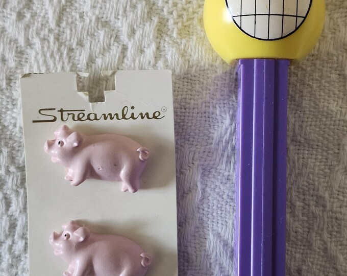 Vintage Pig Button 2 Figural Shank Piggy Buttons, New on Card, NOS ...