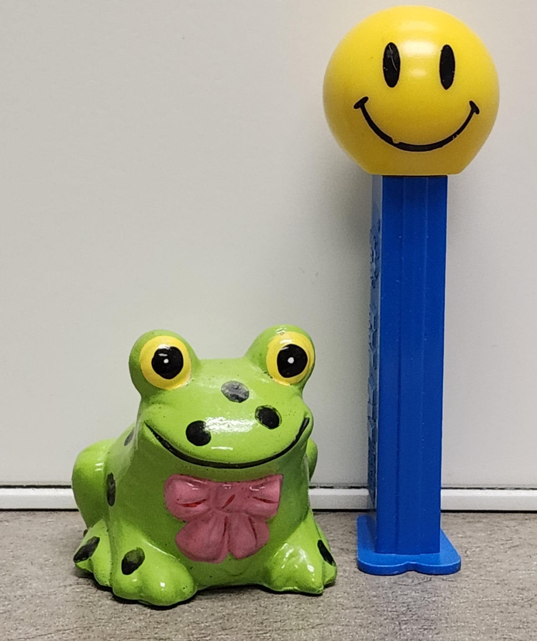 Frog Tape Measure 'A Lorrie Design' Vintage Retractable Rotary Sewing ...