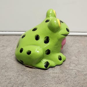 Frog Tape Measure 'A Lorrie Design' Vintage Retractable Rotary Sewing ...