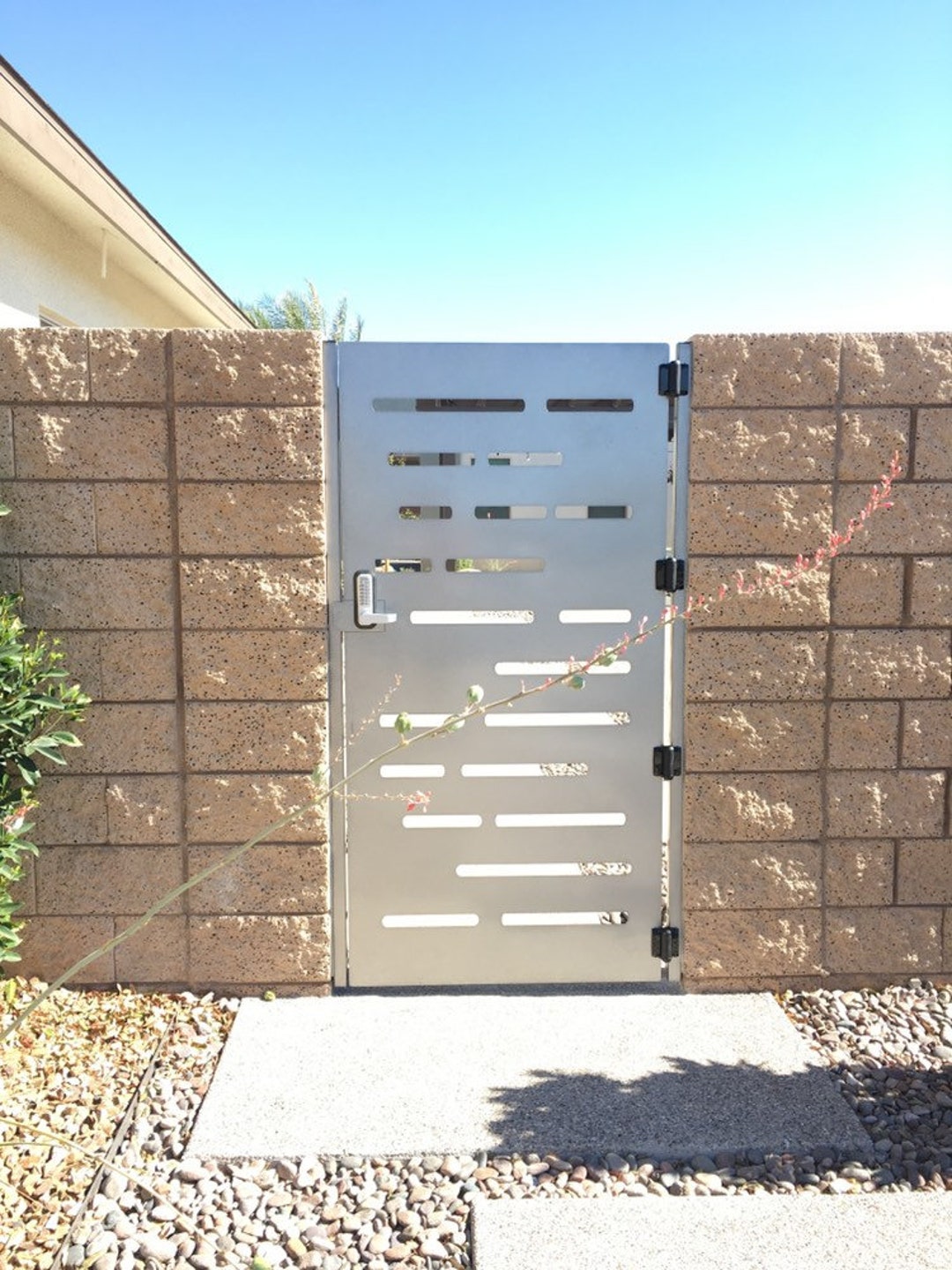 Privacy Metal Gate, Modern Metal Gate, Custom Art Pedestrian Walk Thru ...