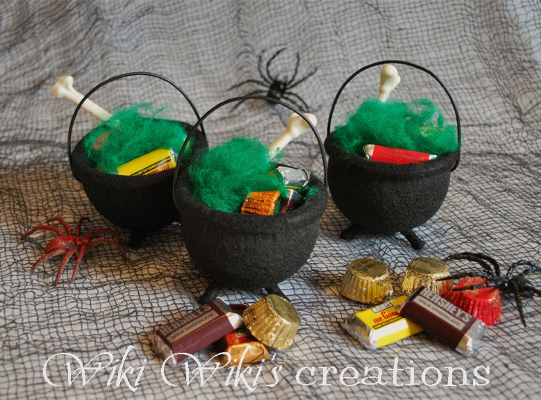 Witch's Cauldron Candy Containers Pack of 3, Witch Cauldron, Halloween ...