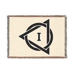 Geometric Circle Triangle Monogram Woven Blanket | Initial I - Etsy UK