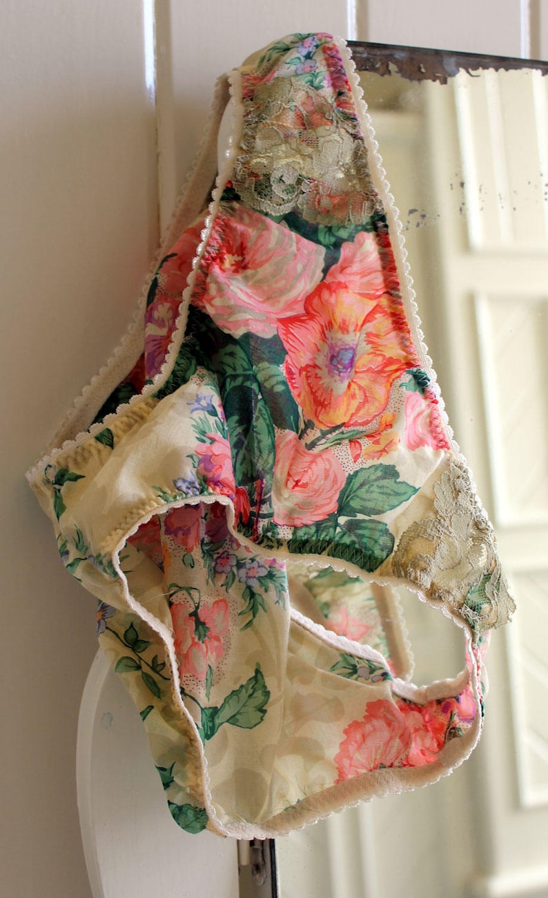 Cute Ladies Woven Knicker SEWING PATTERN With Peek-a-boo Lace Inserts ...