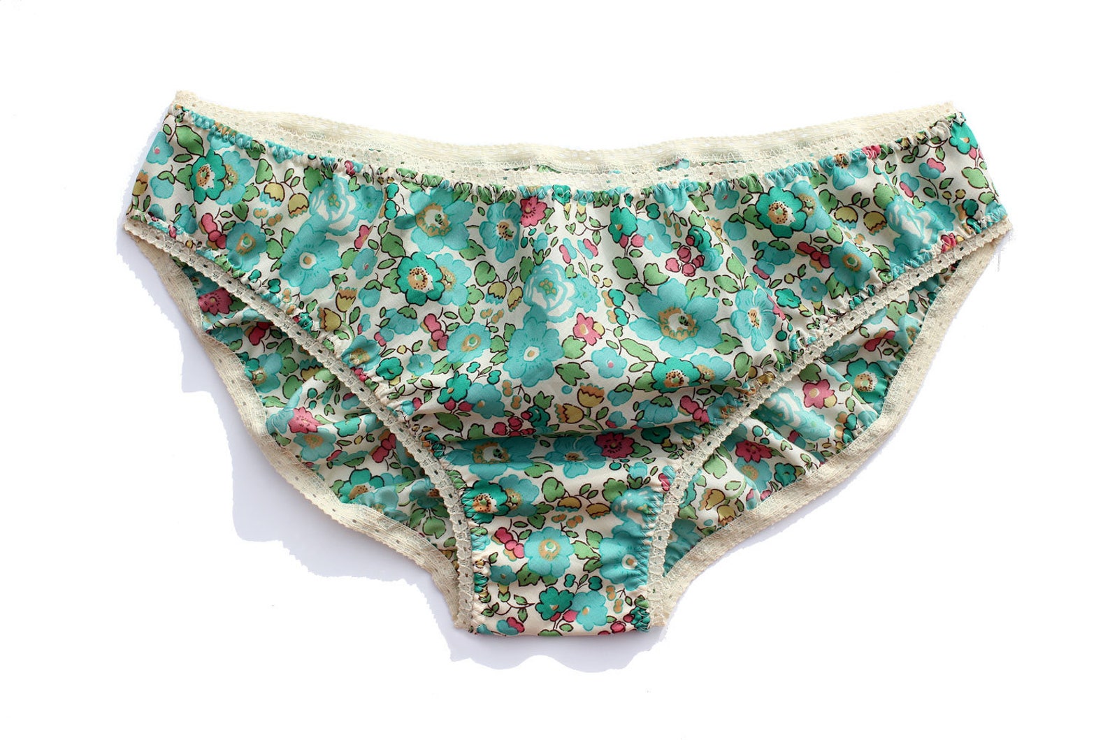 Classic Knicker Sewing Pattern: Full Bottom, Back Pocket (sizes 8-14 ...