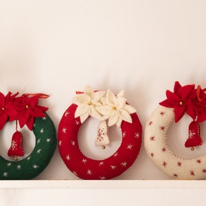 20cm Felt Christmas Wreath Set 3 Round Wreaths With Bell and Flowers ...
