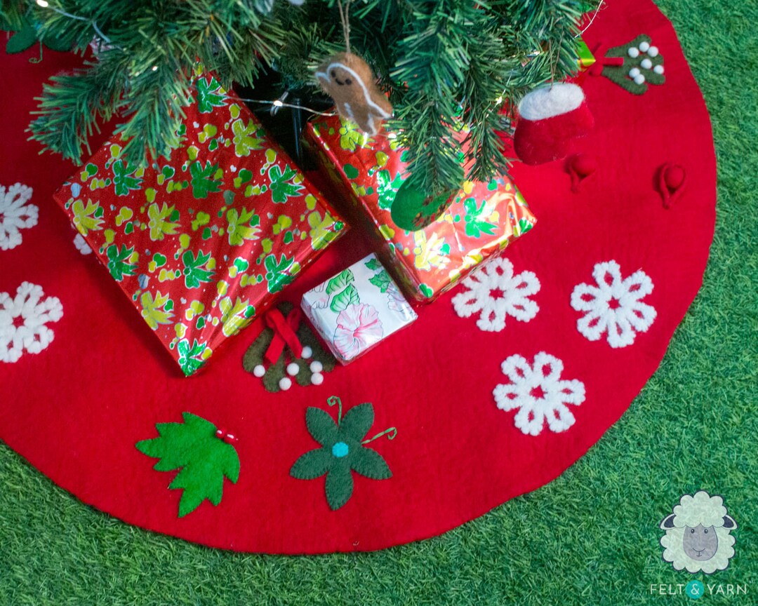 Wool Felt Red Tree Skirt With Christmas Designs Hand Felted - Etsy
