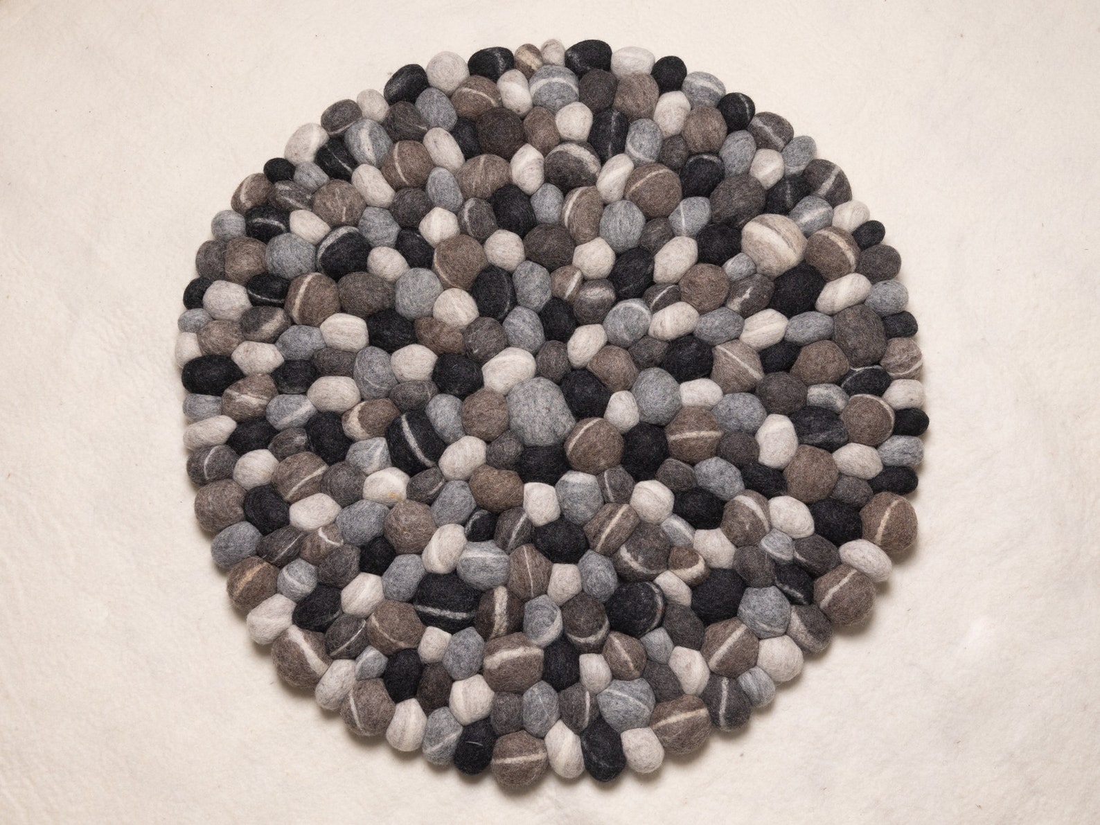 Felt Natural Round Stone Pebble Rug, Handmade Wool Pom Pom Carpet for ...
