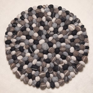 Felt Natural Round Stone Pebble Rug, Handmade Wool Pom Pom Carpet for ...