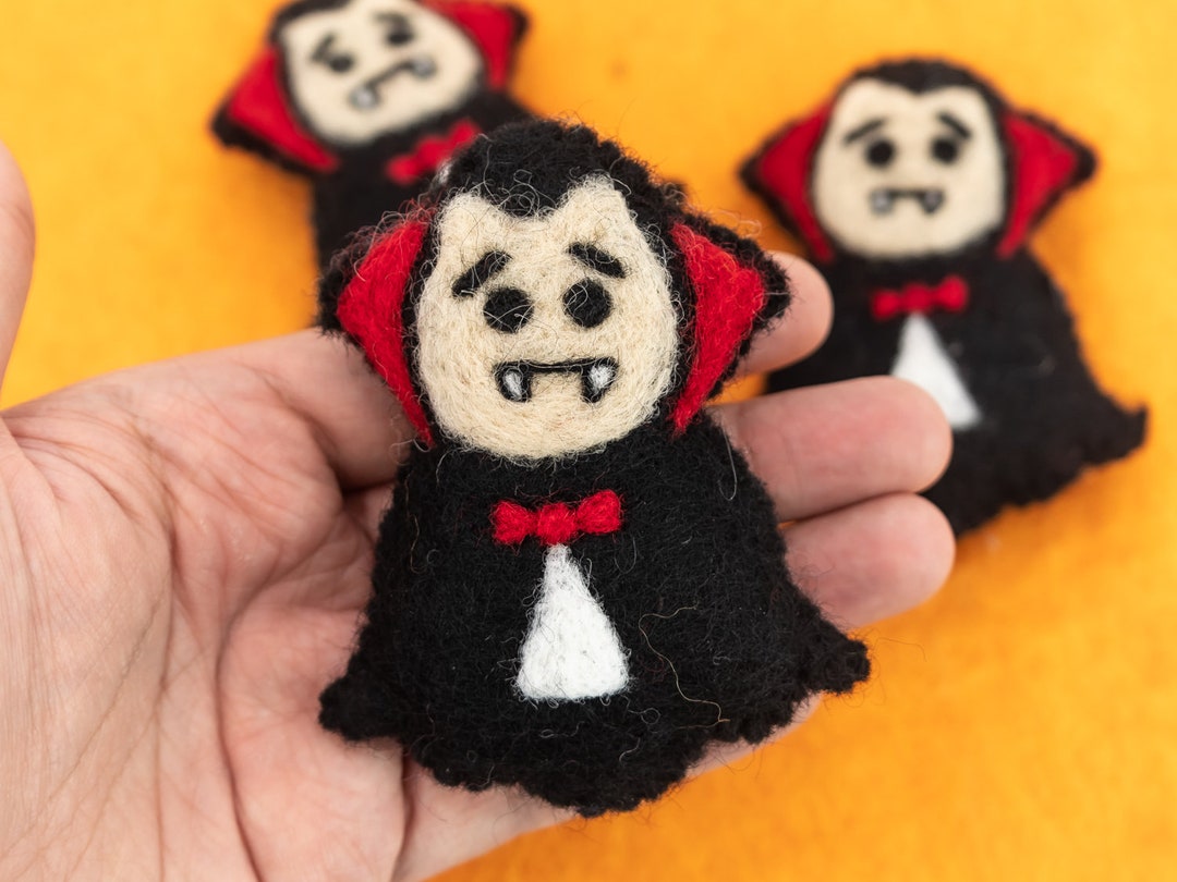 25pcs 9cm Handmade Halloween Wool Felted Dracula Halloween Decorations ...