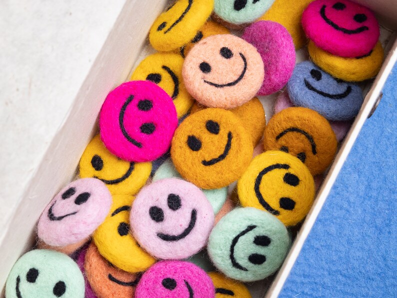 Felt Smiley Emoji Collection | Felt Decorations | Pretend Play Toy ...