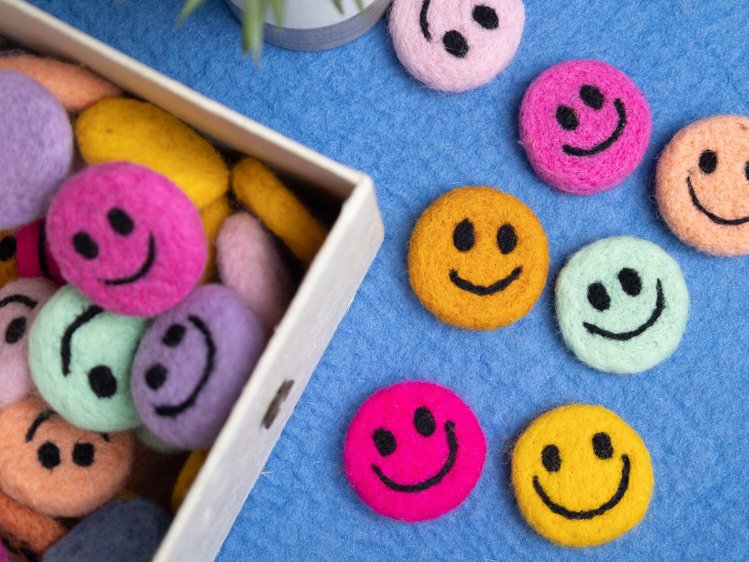 Felt Smiley Emoji Collection | Felt Decorations | Pretend Play Toy ...
