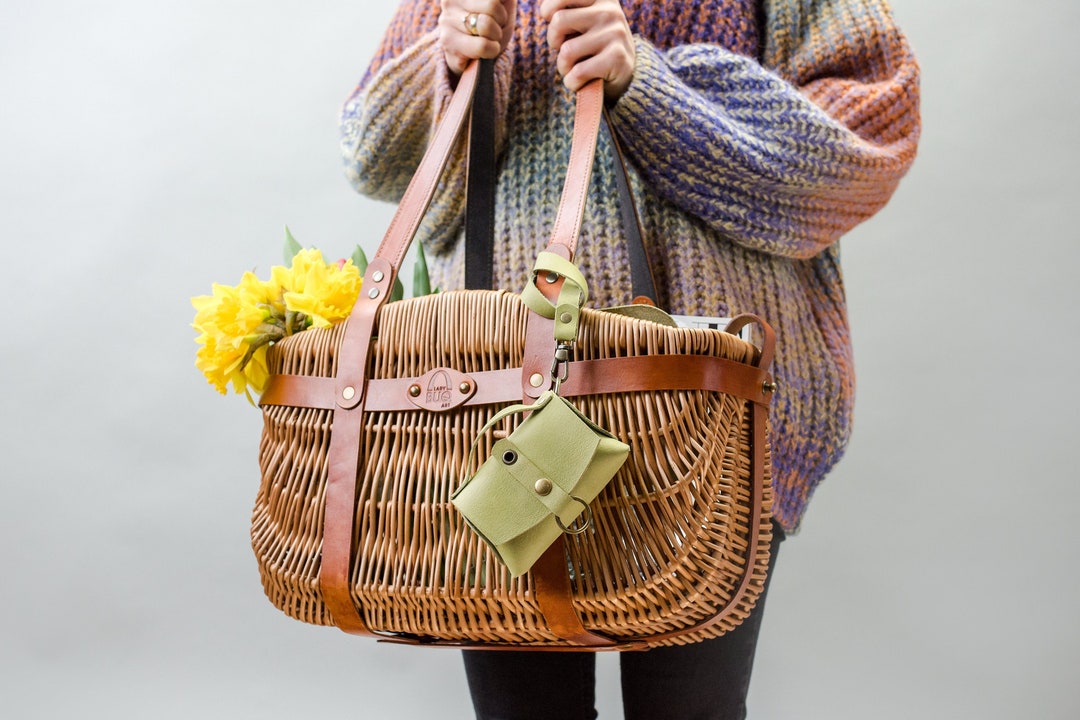 Leather Key Holder, Elegant Small Key Case With Comfortable Wristlet ...